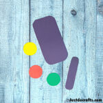 Traffic Light Craft for Kids (Free PDF printable template) - Just Do Crafts