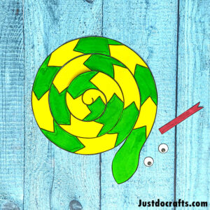 Paper Spiral Snake Craft (Free PDF printable template) - Just Do Crafts