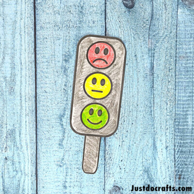 Traffic Light Craft for Kids (Free PDF printable template) - Just Do Crafts