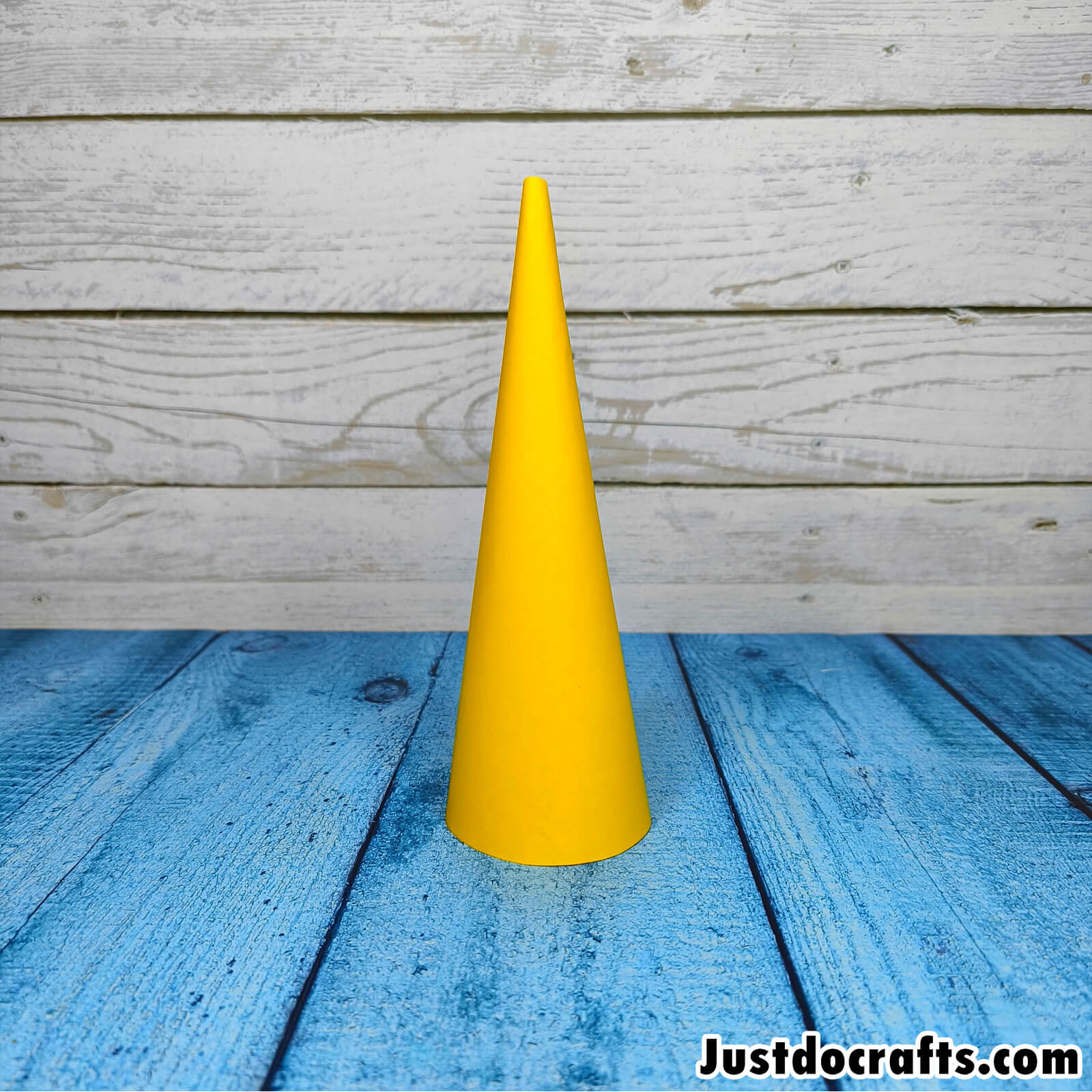 Paper Giraffe Craft for kids (Free PDF printable template) - Just Do Crafts