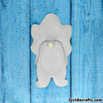 Hanging Paper Cat Craft (Free PDF printable template) - Just Do Crafts