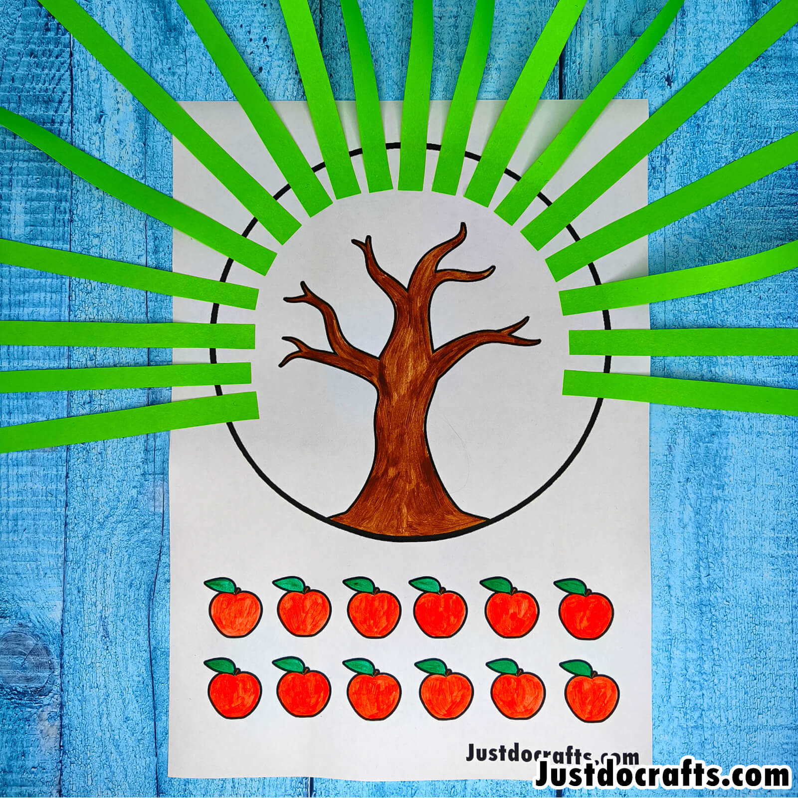 Apple Tree Paper Craft (Free PDF printable template) - Just Do Crafts