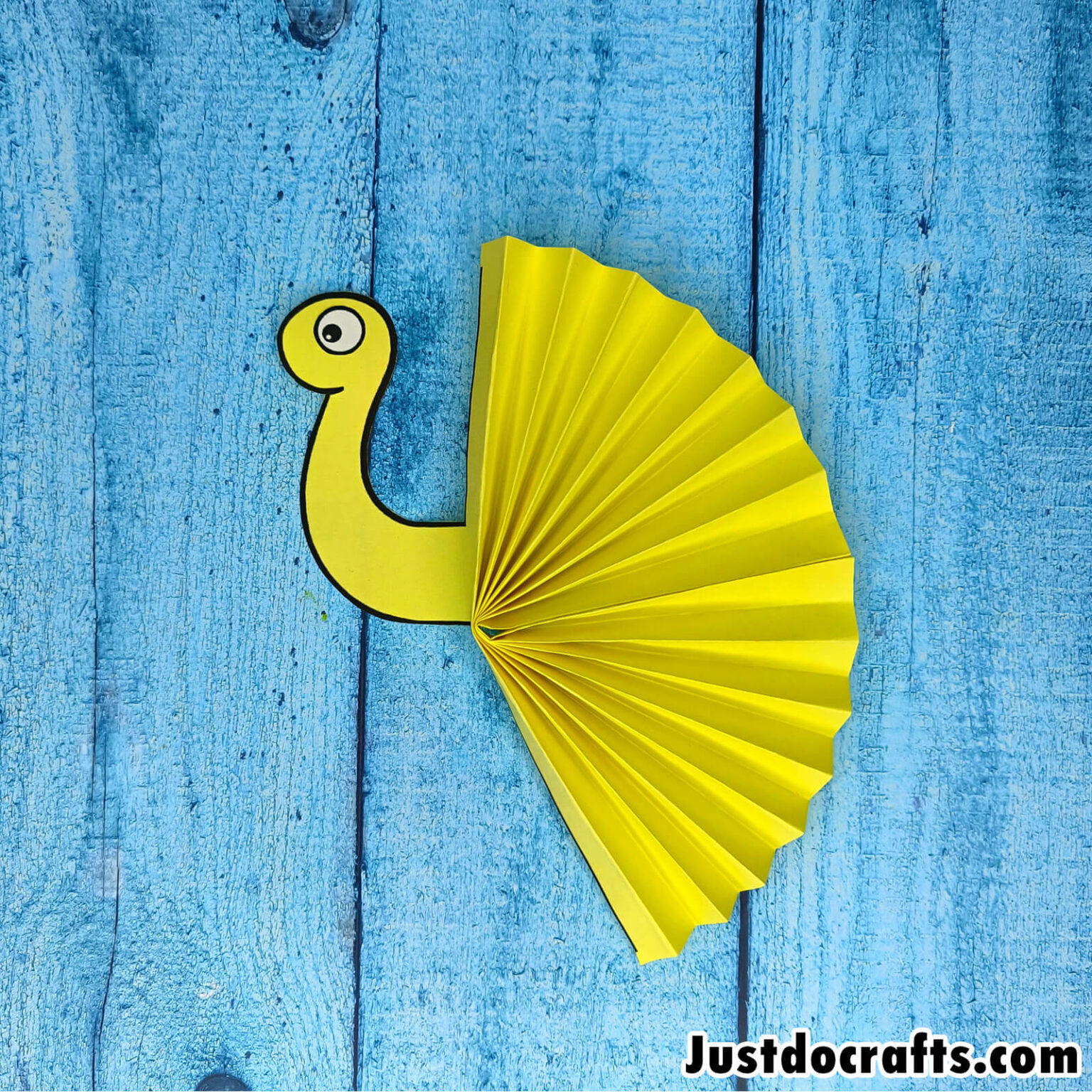 Paper Peacock Craft (Free PDF printable template) - Just Do Crafts