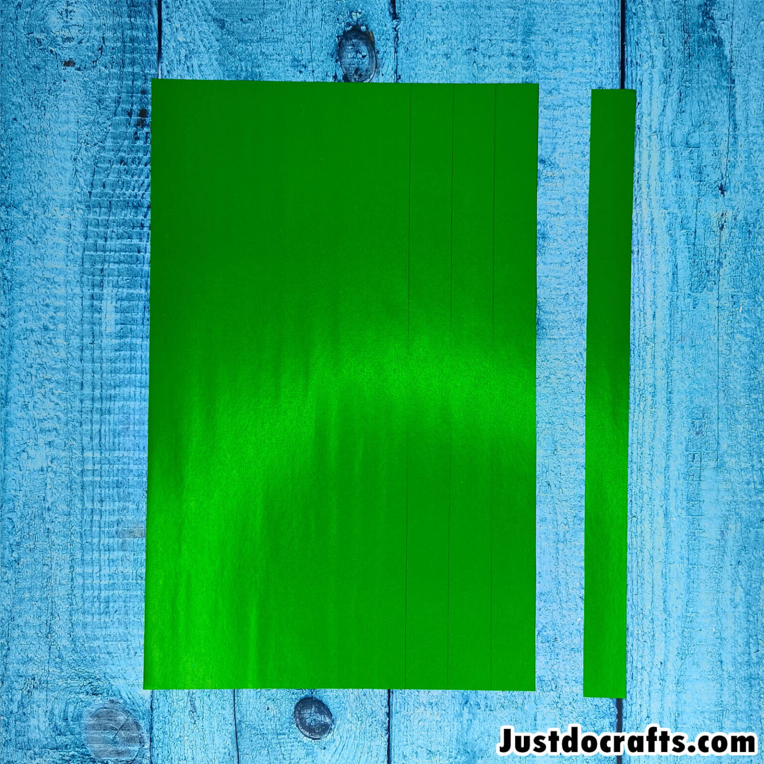 Paper Strip Christmas Tree Craft for kids - Just Do Crafts